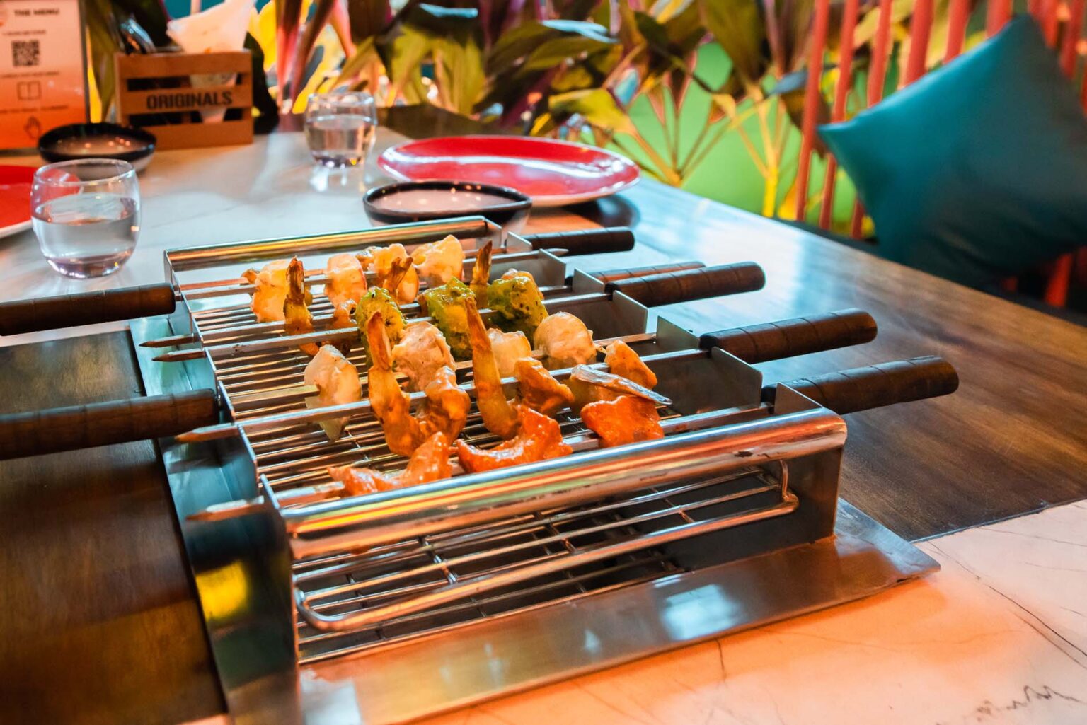 Home Page – Gustoes – A Barbecue Bar & Restaurant